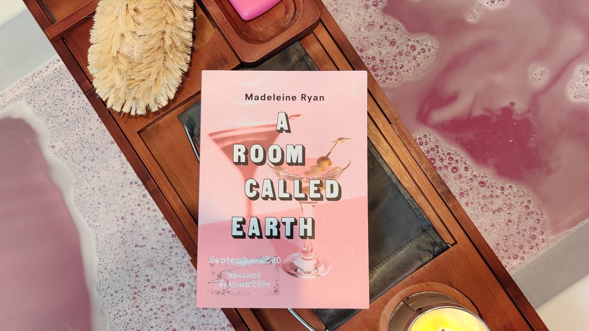 Review: A Room Called Earth – Amina’s Bookshelf